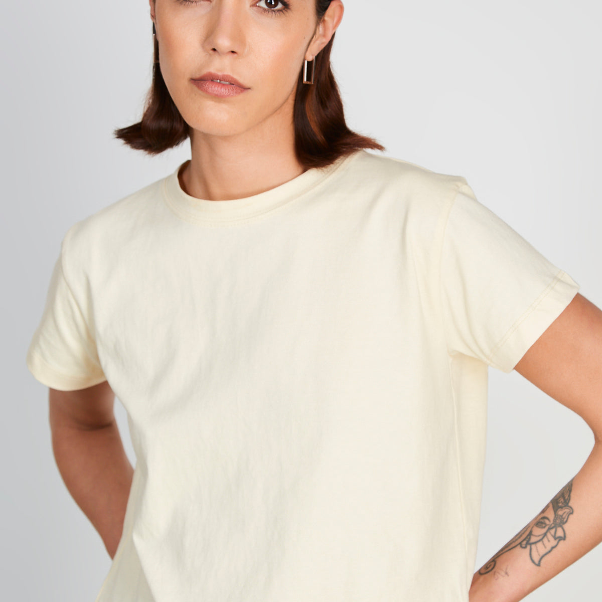Cream crew neck t-shirt | Glassworks London
